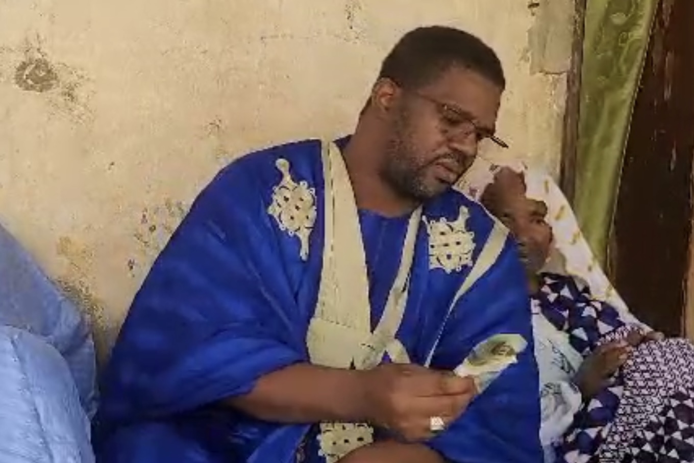 Le député Khaly Diallo a versé la moitié de son salaire aux veuves ...